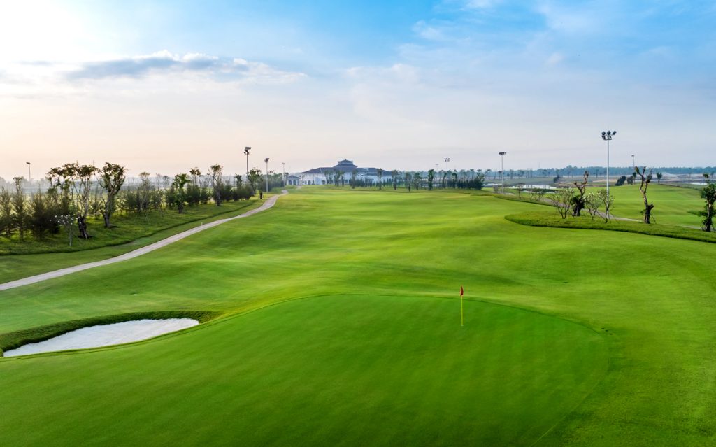 Golf Courses in Vietnam: Vinpearl Golf Léman in Ho Chi Minh City